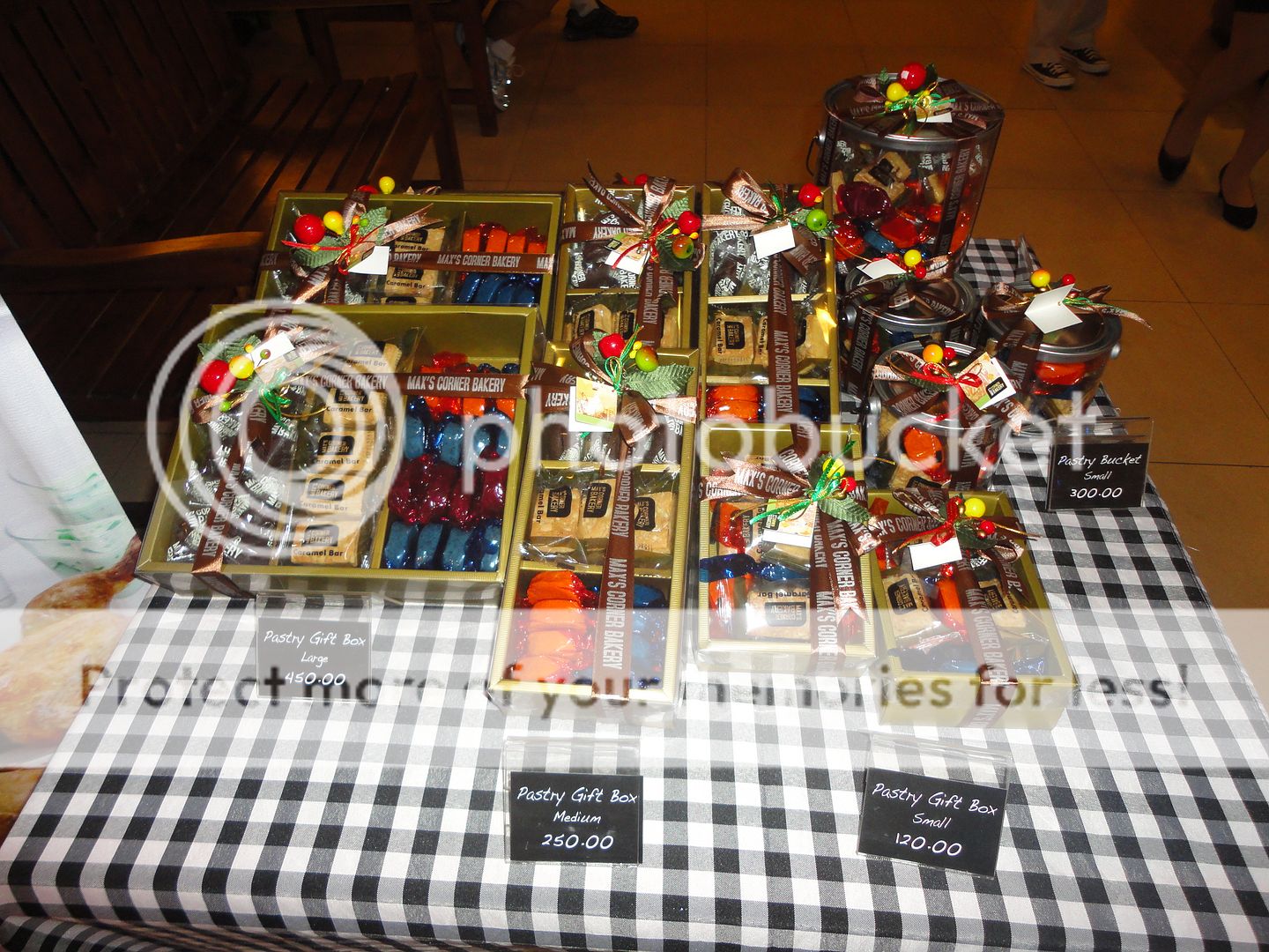 Max’s Corner Bakery’s Christmas Pastry Bucket and Christmas Pastry Gift ...